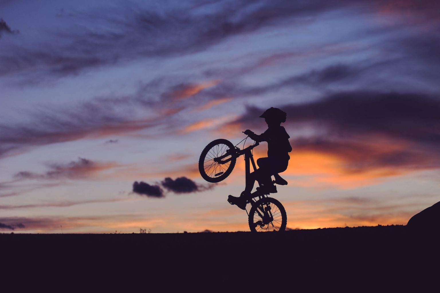 How to Wheelie an Electric Bike: Tips and Tricks for Beginners - EBIKE ...